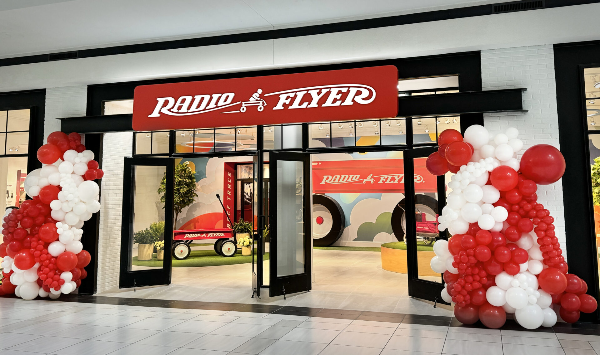 Radio Flyer Opens First Flagship Store in Schaumburg - Chicago Parent